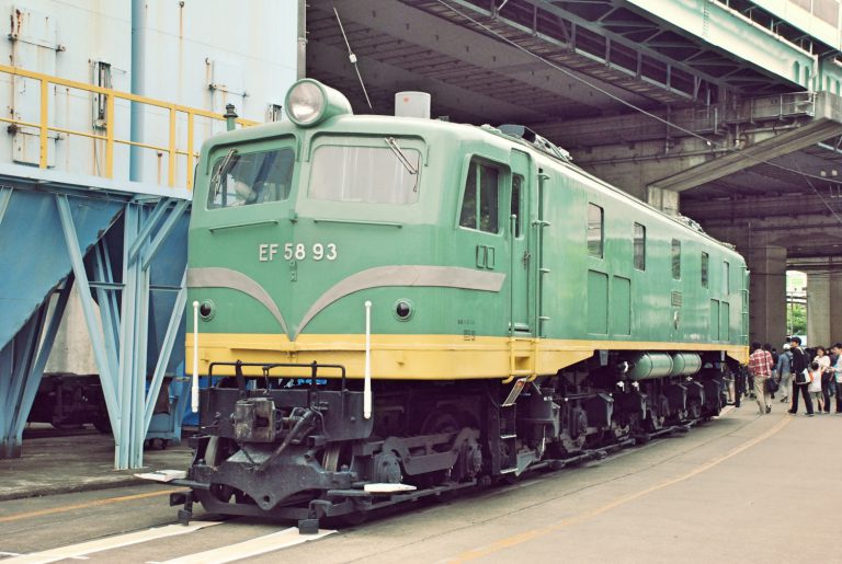 さらば青大将 EF58-93号機〜2013年、最後の大宮公開から | 国鉄色を追って | 国鉄のりば